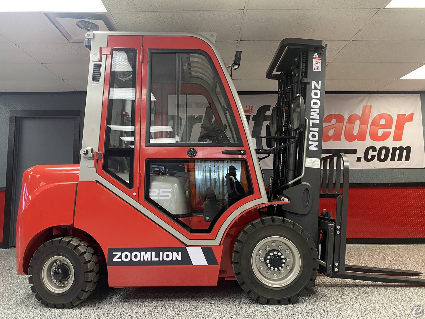 2022 Diesel Zoomlion FD25 Pneumatic Tire 4 Wheel Sit Down