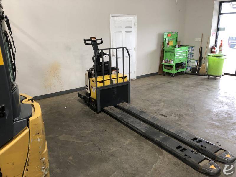 2015 Electric Crown PE4500-60 Electric Walkie/Rider Pallet Jack