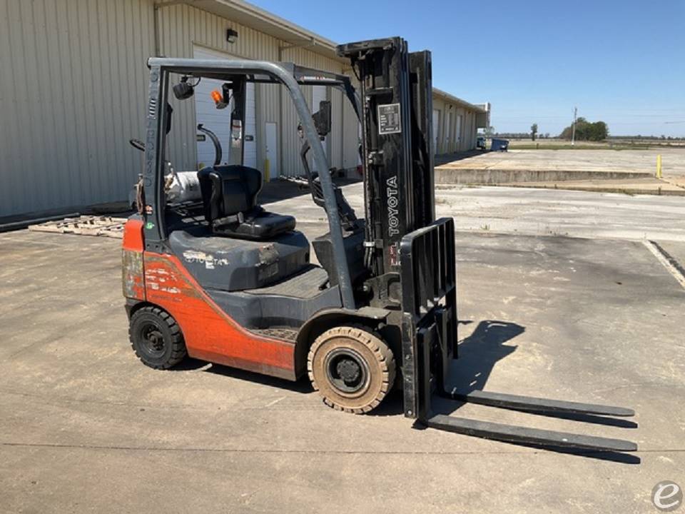 2018 LP Gas Toyota 8FGU18 Pneumatic Tire 4 Wheel Sit Down