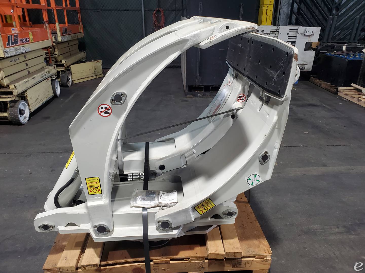 2014 Cascade 77F-RCP-423 Paper Roll Clamps