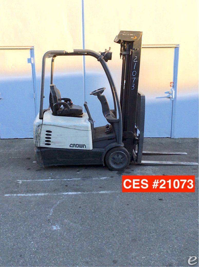 2010 Electric Crown Electric 3 Wheel Sit Down | Eliftruck