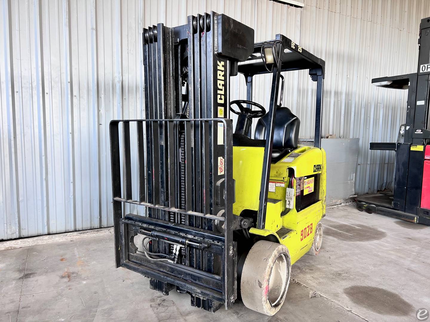 2005 Electric Clark Sit Down Rider ECG25 - 123Forklift