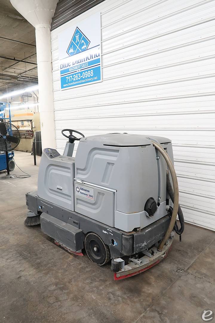 2011 Electric Advance Rider Sweeper/Scrubbers | Eliftruck