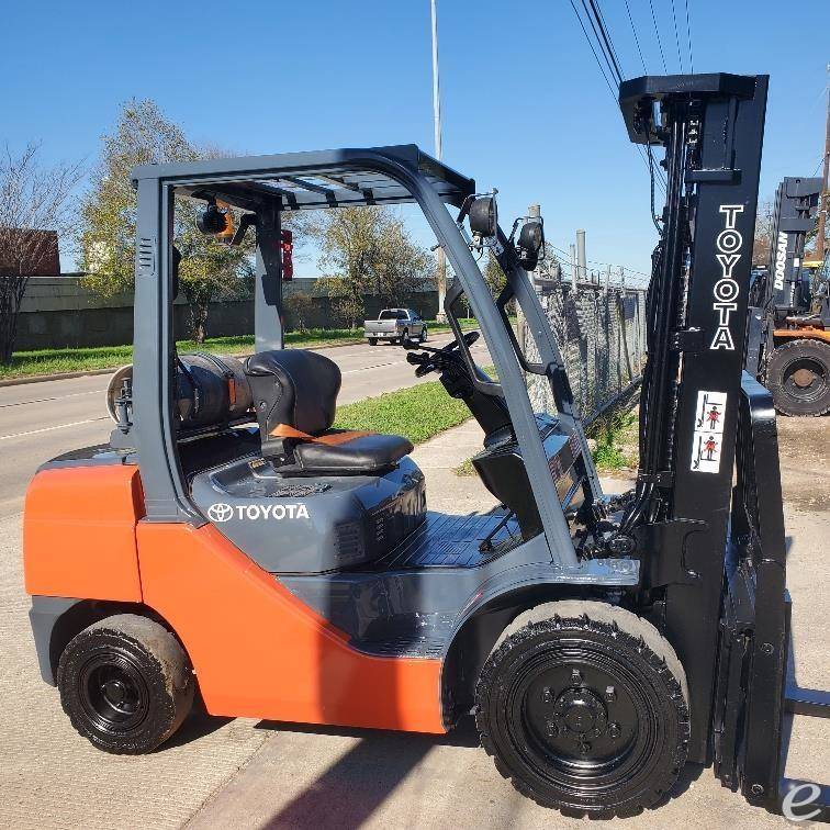 2012 LP Gas Toyota 8FGU30 Pneumatic Tire 4 Wheel Sit Down