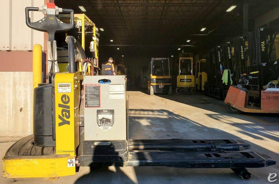 2014 Electric Yale Electric Walkie/Rider Pallet Jack | Eliftruck