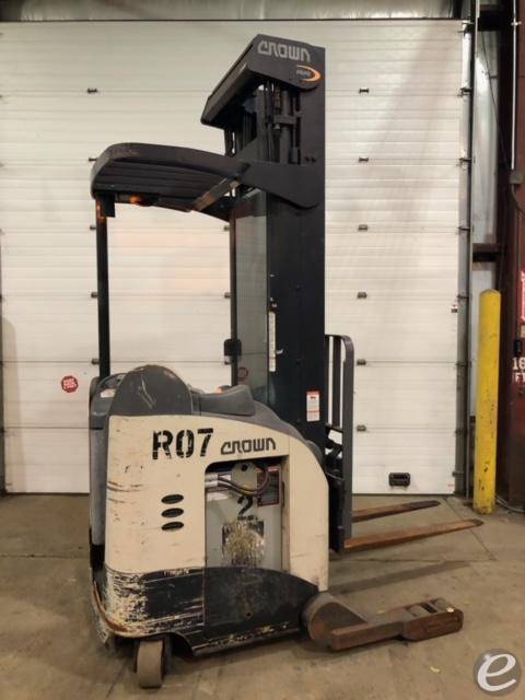 2007 Electric Crown RR5225-35 Electric Narrow Aisle Single Reach