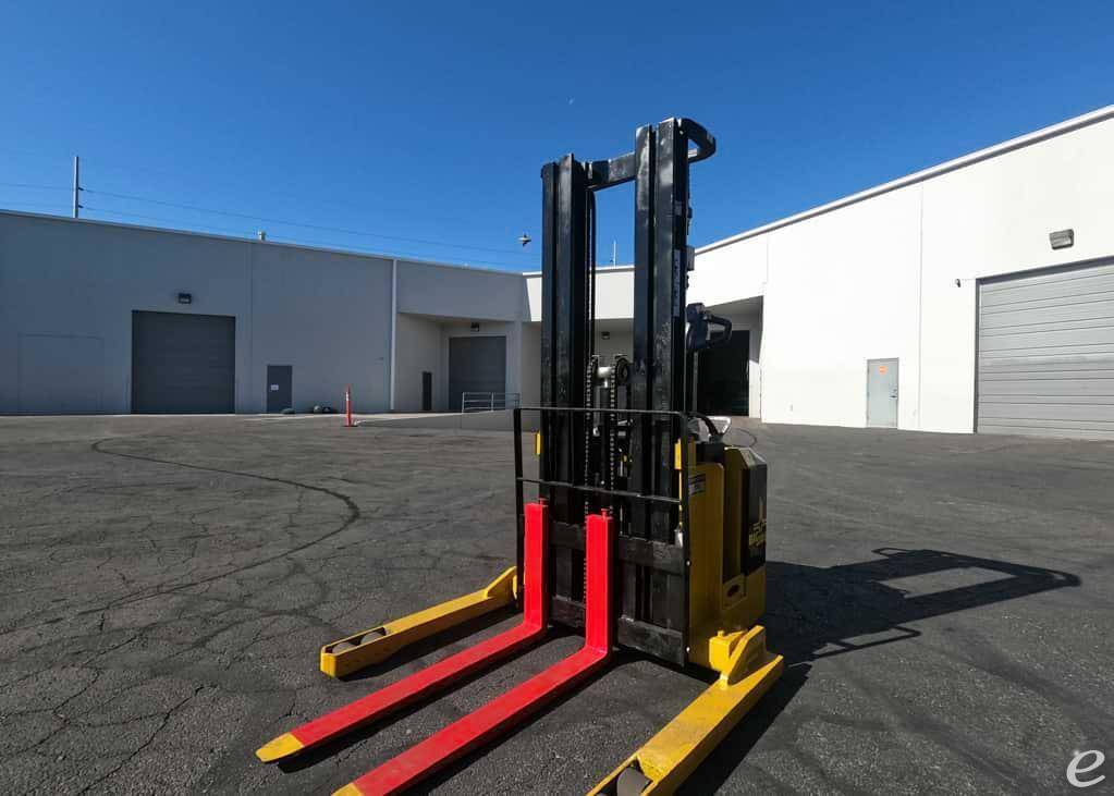 2020 Electric Big Joe PDS-30-177-TRI Electric Walkie Straddle Stacker