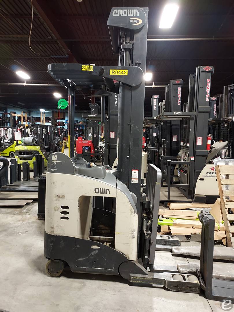 2007 Electric Crown RR5225-35 Electric Narrow Aisle Single Reach