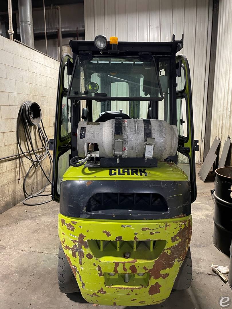 2008 LP Gas Clark C30 Pneumatic Tire 4 Wheel Sit Down