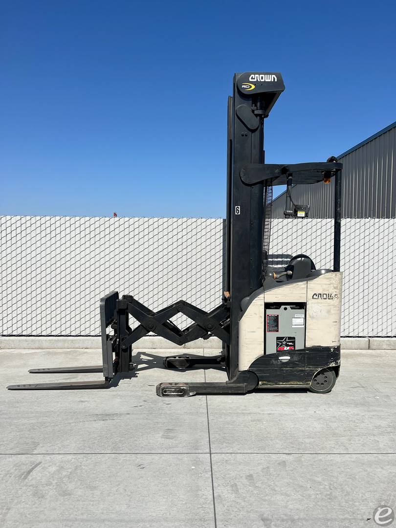 2015 Electric Crown RD5725-32 Electric Narrow Aisle Double Reach