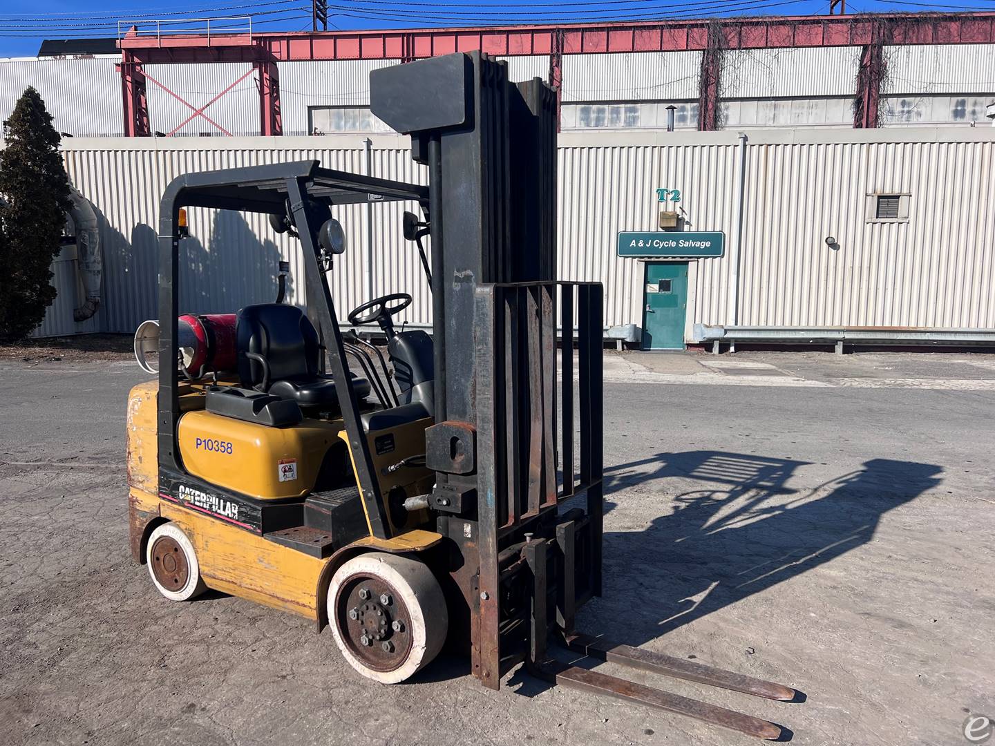 LP Gas Cat GC25K Pneumatic Tire 4 Wheel Sit Down