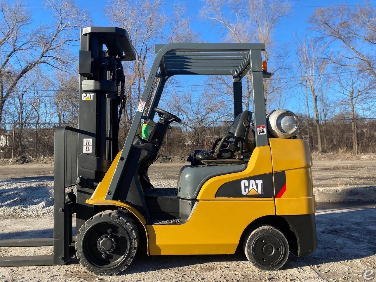 2011 LP Gas Cat 2C6000 Cushion Tire 4 Wheel Sit Down (Indoor Warehouse)