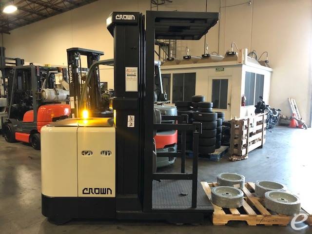 2010 Electric Crown SP3505-30 Electric Order Picker