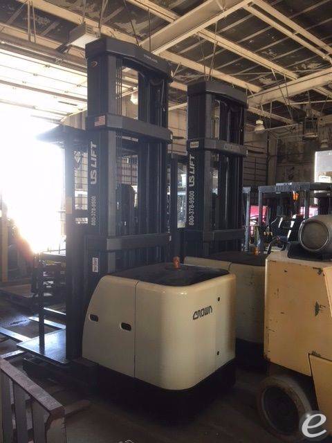 Electric Crown Electric Order Picker | Eliftruck