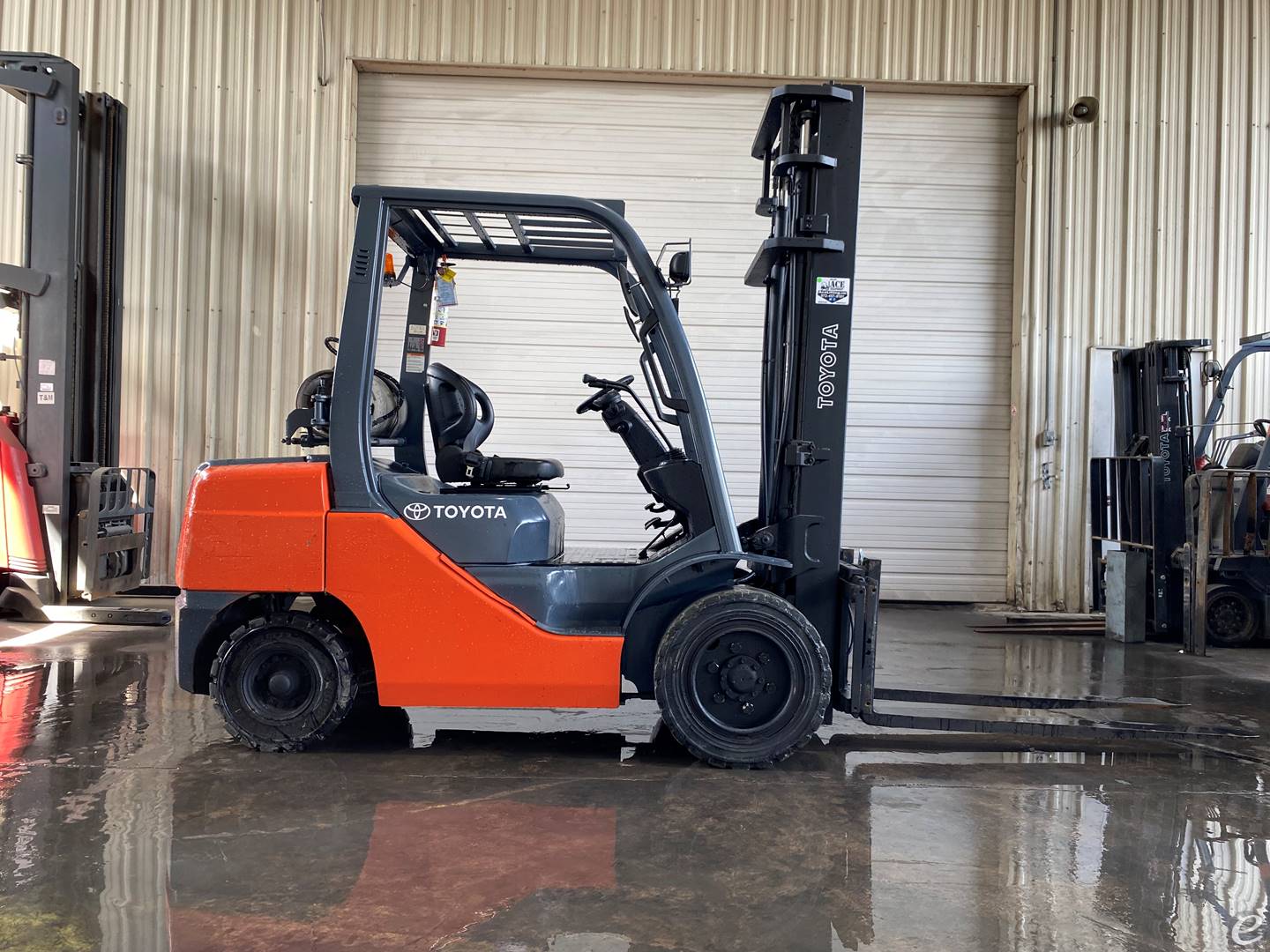 2015 LP Gas Toyota 8FGU30 Pneumatic Tire 4 Wheel Sit Down