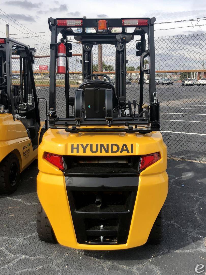 2023 LP Gas Hyundai 25L-9A Pneumatic Tire 4 Wheel Sit Down