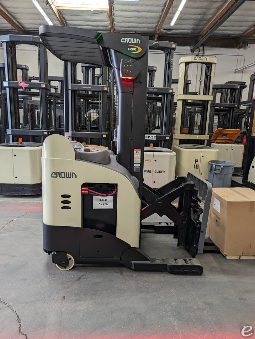 2012 Electric Crown RR5715-35 Electric Narrow Aisle Single Reach