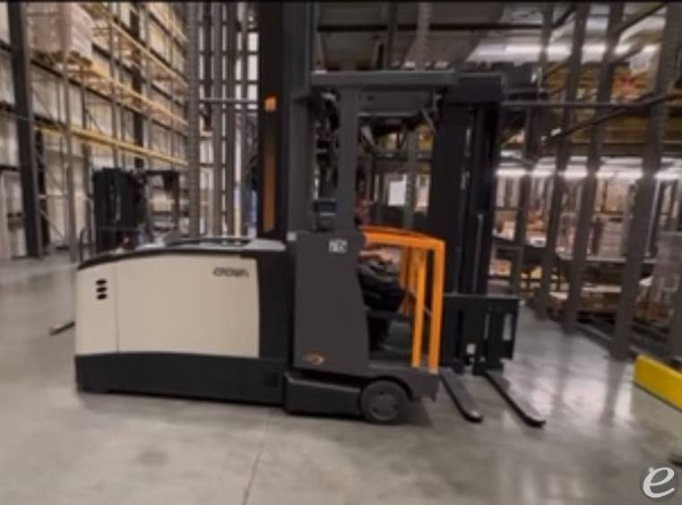 2021 Electric Crown Electric Man Up Swing Reach Turret | Eliftruck