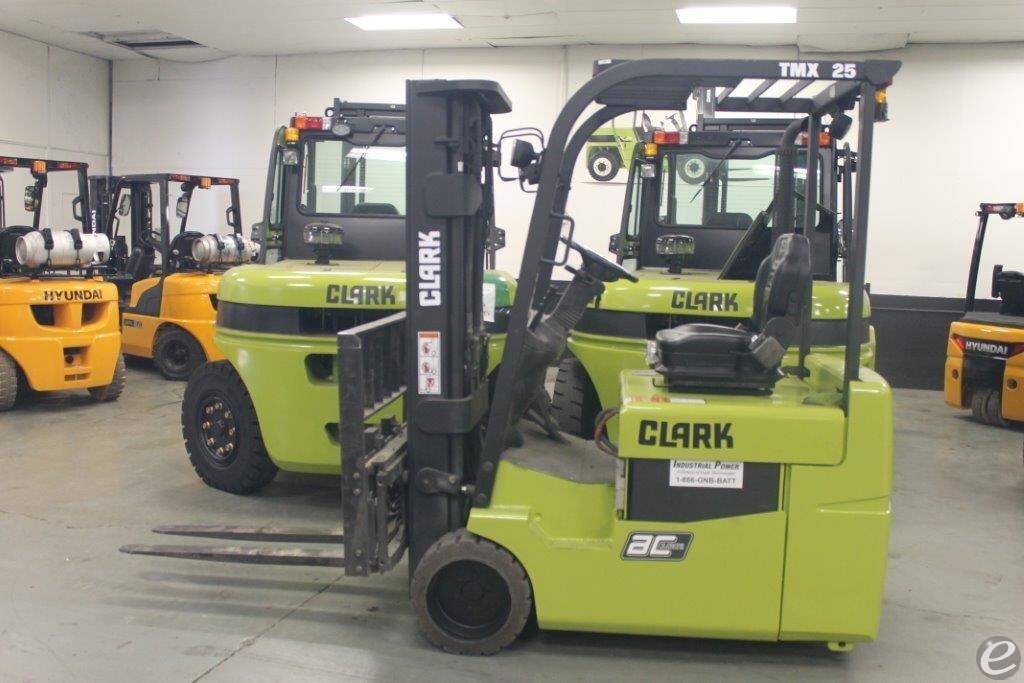 2011 Electric Clark TMX25 Electric 3 Wheel Sit Down