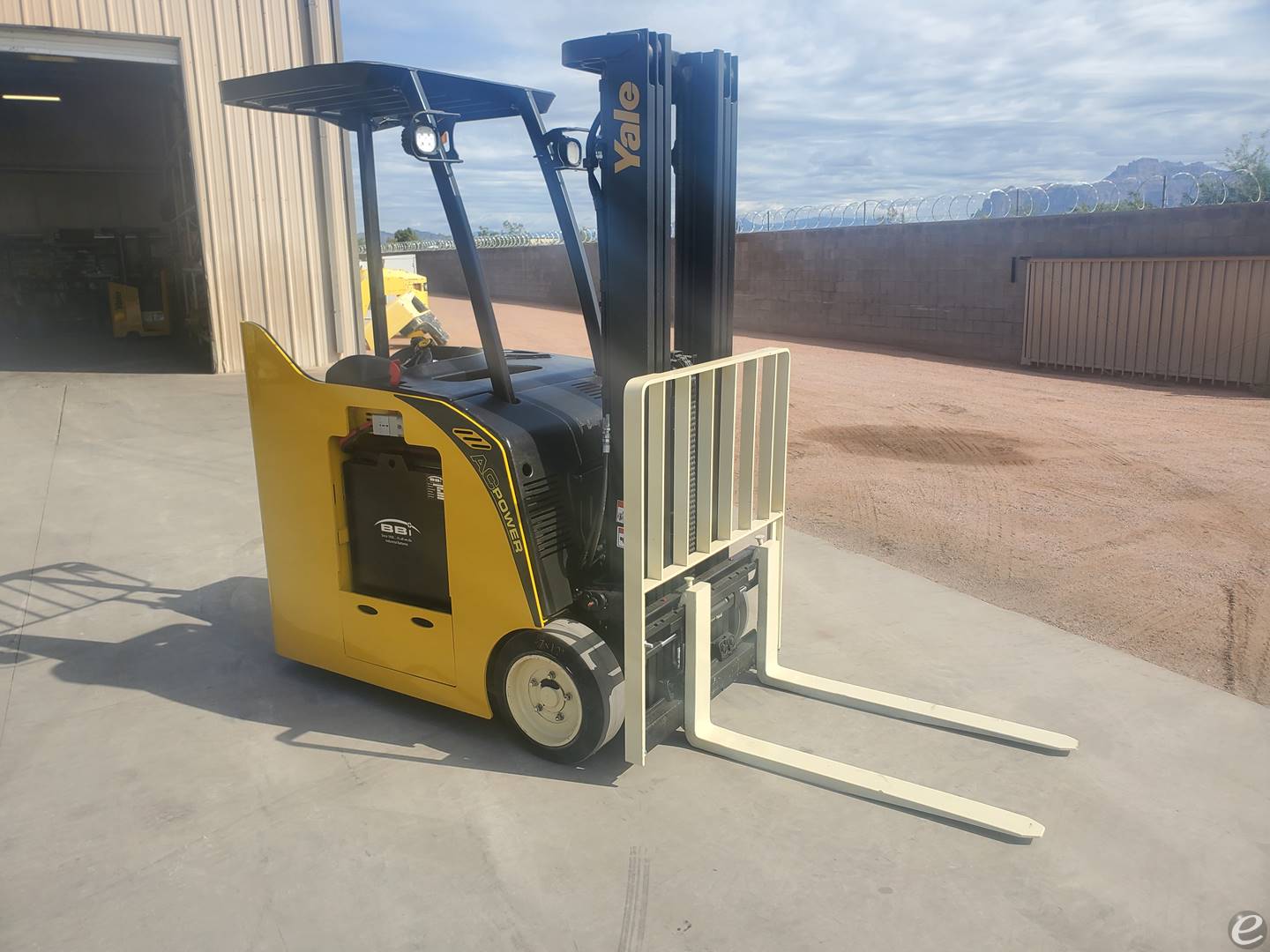 2017 Electric Yale Electric Stand Up End Control (Docker) | Eliftruck