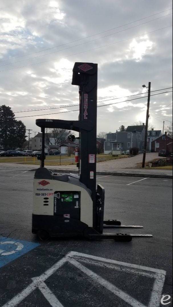 2006 Electric Crown Electric Narrow Aisle Single Reach | Eliftruck
