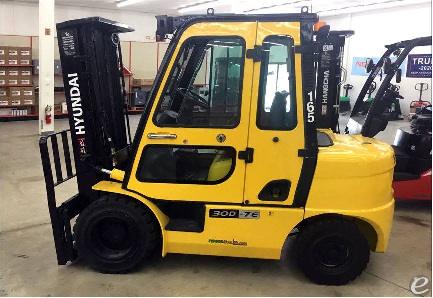 2014 Diesel Hyundai 30D-7E Pneumatic Tire 4 Wheel Sit Down