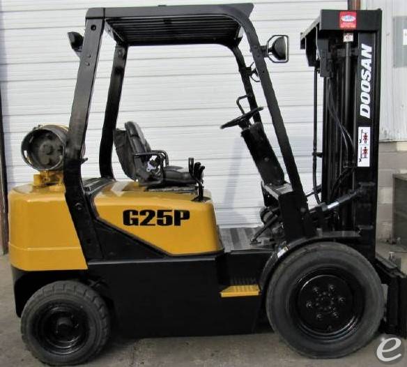 2004 LP Gas Daewoo G30P-3 Pneumatic Tire 4 Wheel Sit Down