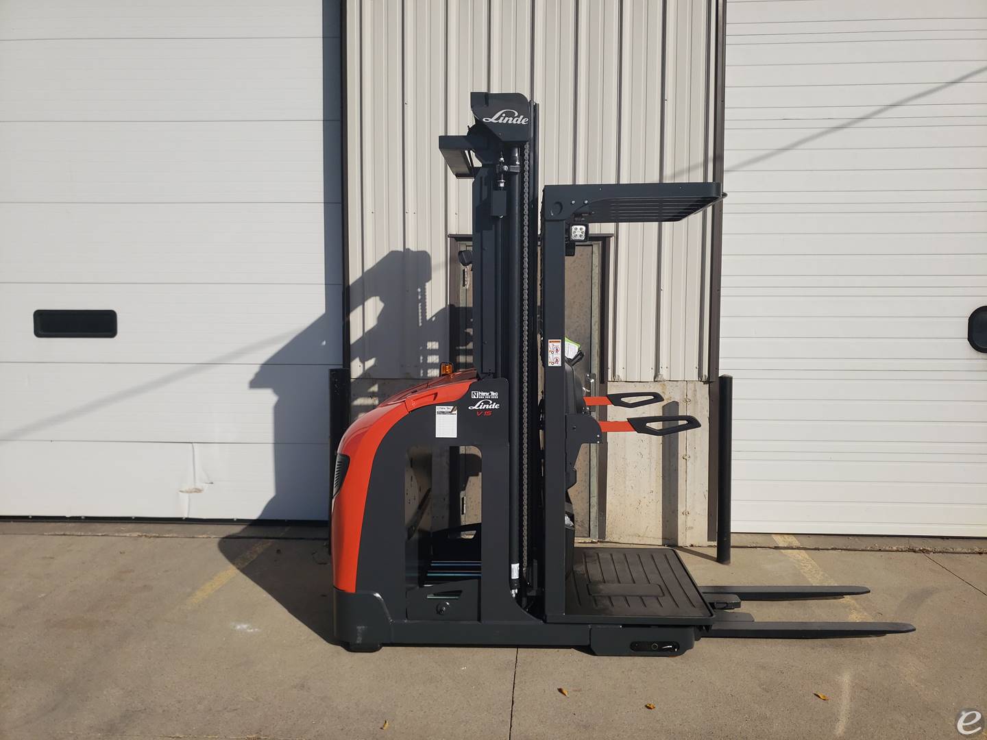2022 Electric Linde V15 Electric Order Picker