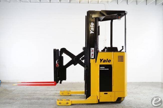 2004 Electric Yale NR040AENS24TE091 Electric Narrow Aisle Single Reach