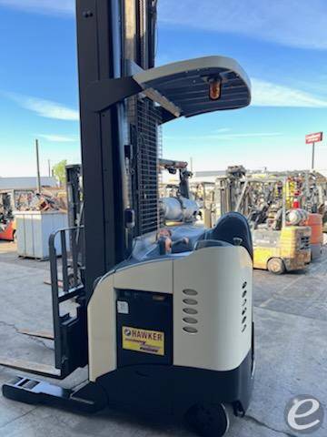 2007 Electric Crown Reach Trucks RR5220-45 - 123Forklift