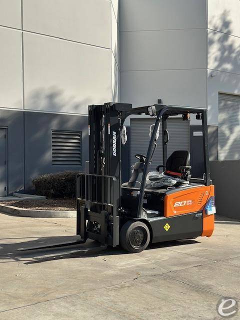 2022 Electric Doosan B20T-7 Electric 3 Wheel Sit Down