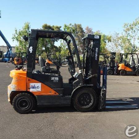 2020 LP Gas Doosan G25N-7 Pneumatic Tire 4 Wheel Sit Down