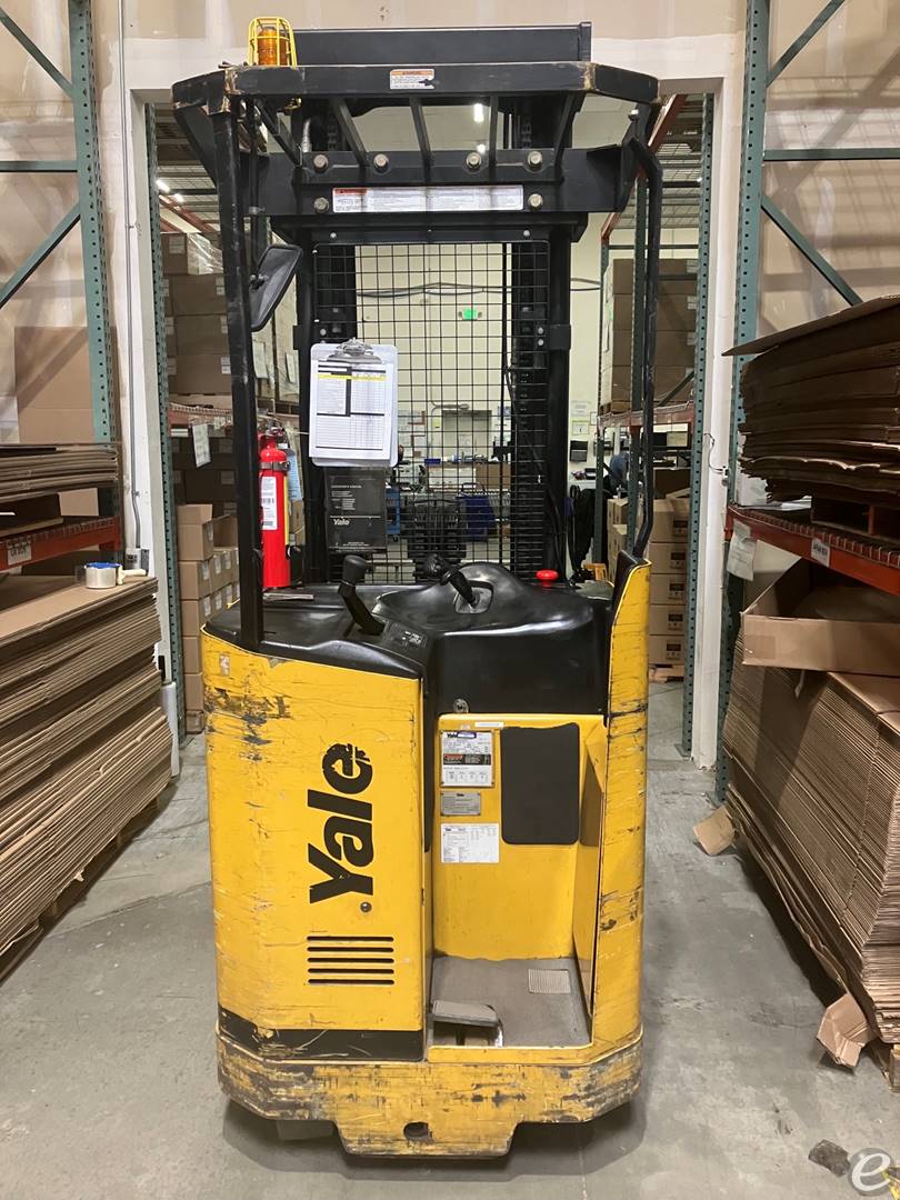 2000 Electric Yale NR035 Electric Narrow Aisle Single Reach