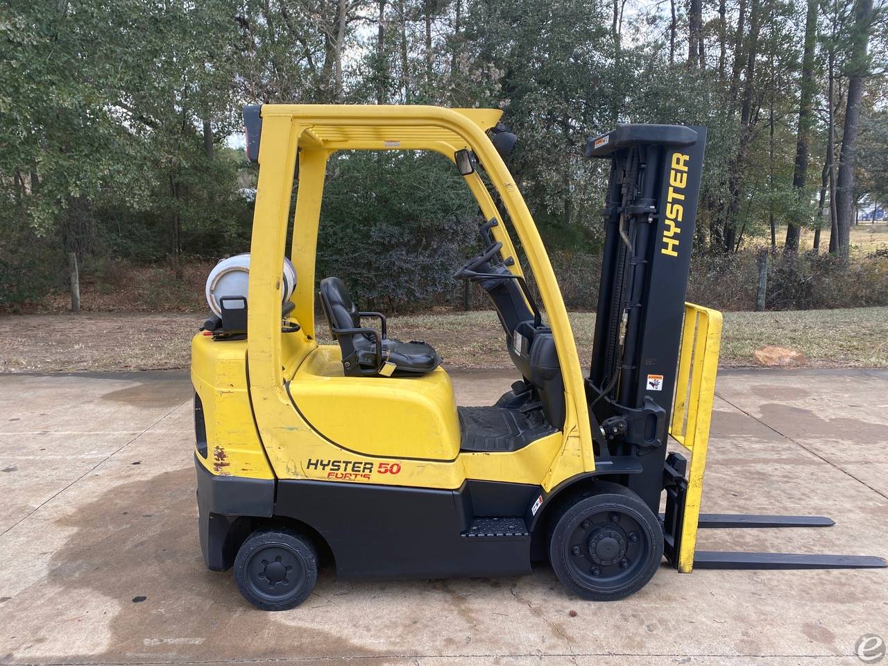 2005 LP Gas Hyster S50FT Cushion Tire 4 Wheel Sit Down (Indoor Warehouse)