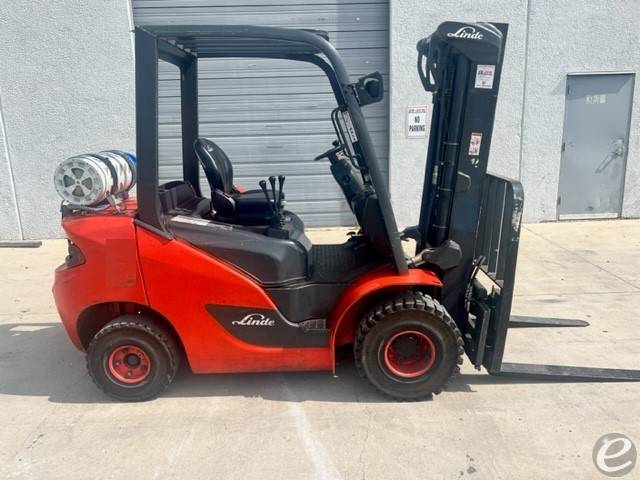 2017 LP Gas Linde HT25T Pneumatic Tire 4 Wheel Sit Down