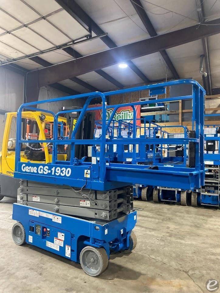 2013 Electric Genie Scissor Lifts GS1930 - 123Forklift