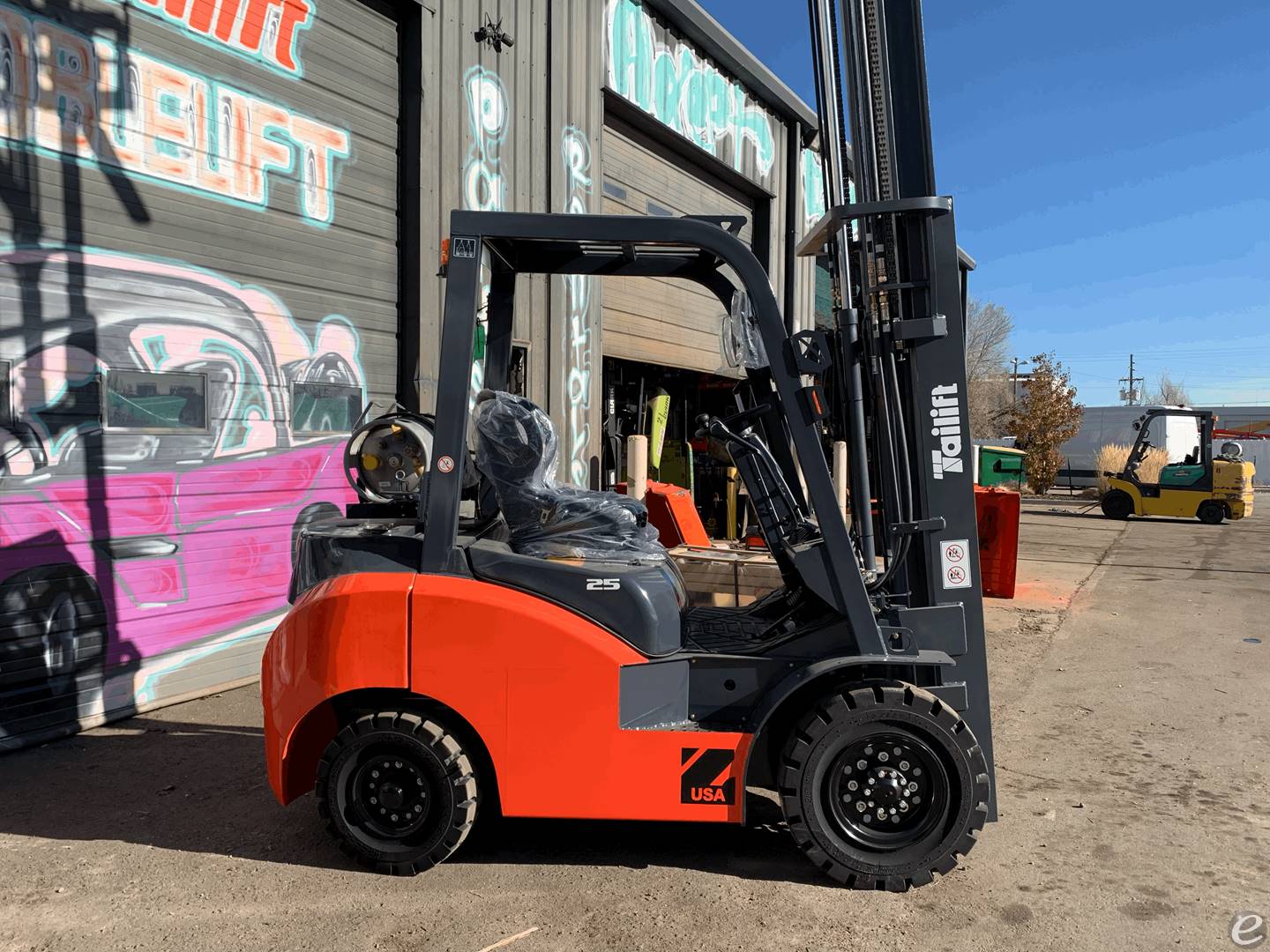 2023 LP Gas Tailift Pneumatic Tire 4 Wheel Sit Down | Eliftruck