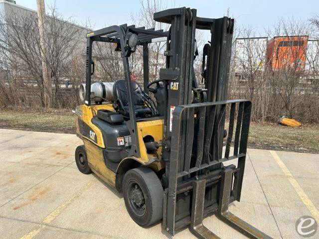 2016 LP Gas Cat GP25N Pneumatic Tire 4 Wheel Sit Down