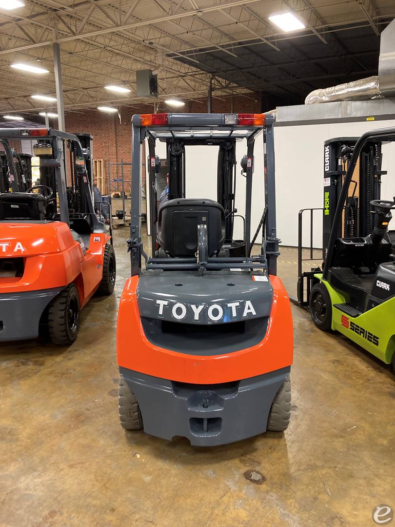 2013 Dual Fuel Toyota 8FGU25 Pneumatic Tire 4 Wheel Sit Down