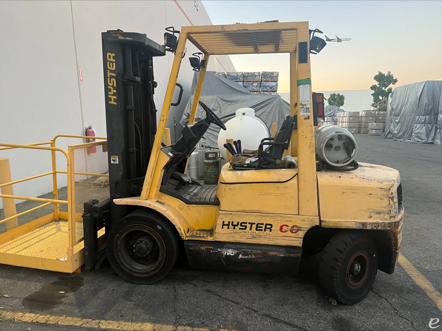 2004 LP Gas Hyster H60xm Pneumatic Tire 4 Wheel Sit Down