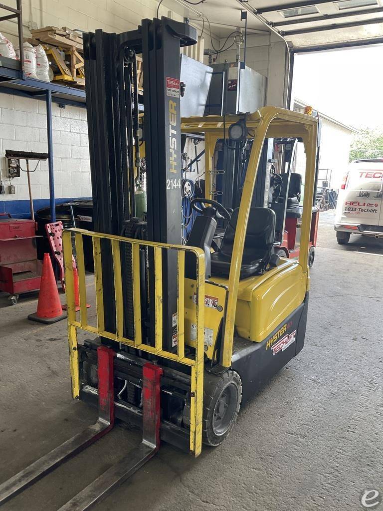 2015 Electric Hyster J40XNT Electric 3 Wheel Sit Down