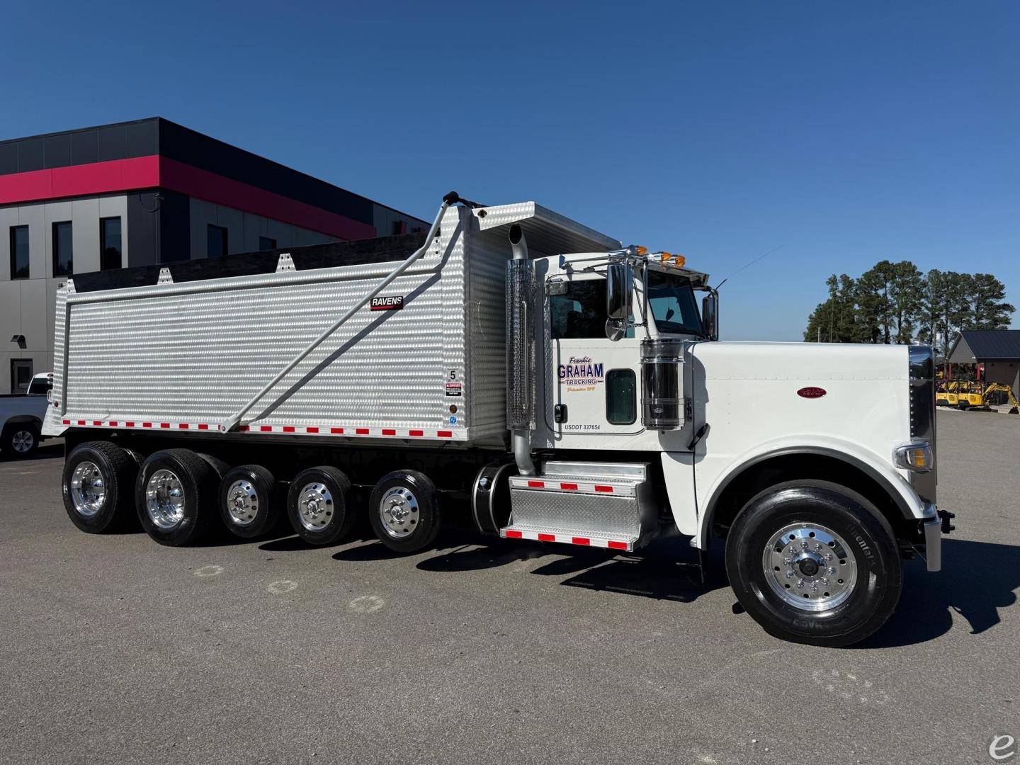 2020 Diesel Peterbilt Trucks and Trailers | Eliftruck