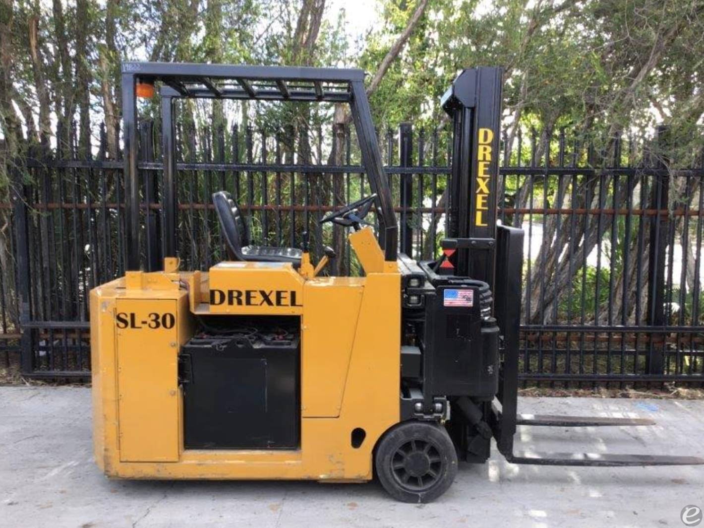 2000 Electric Drexel SLT30 Electric Man Down Swing Reach Turret