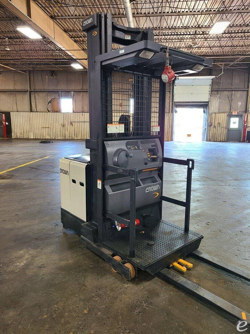 Electric Crown SP 3500-30 Electric Order Picker