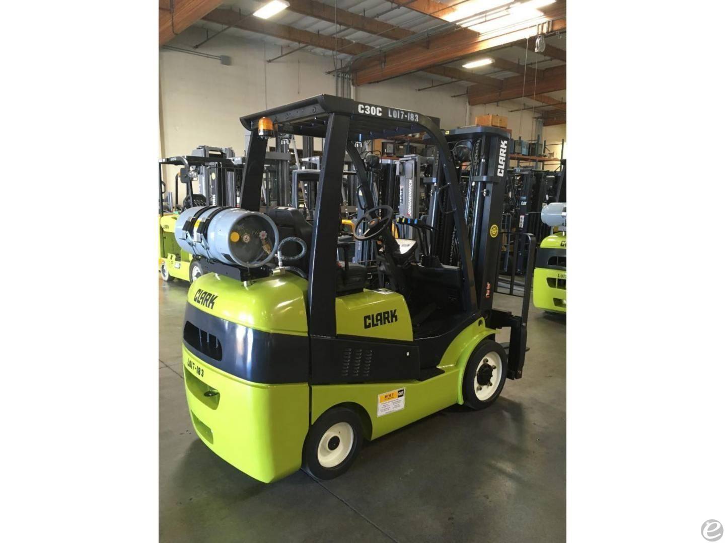 2017 LP Gas Clark C30CL Cushion Tire 4 Wheel Sit Down (Indoor Warehouse)