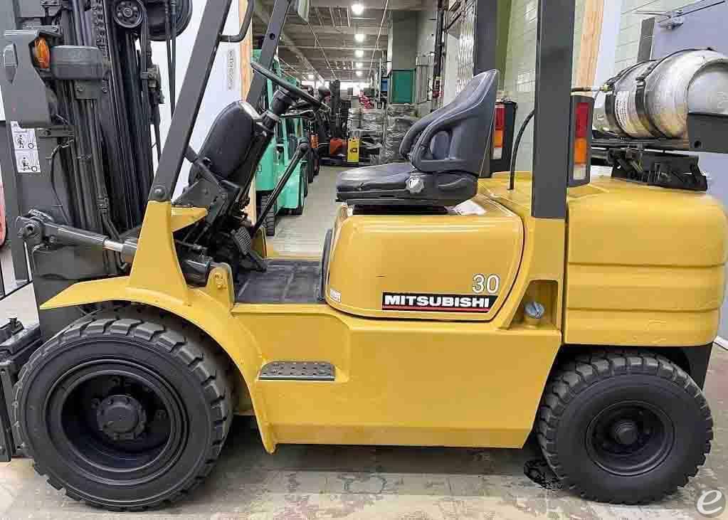 2000 LP Gas Mitsubishi Sit Down Rider FG30 - 123Forklift