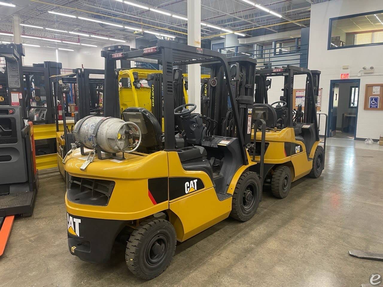 2016 LP Gas Cat GP25N Pneumatic Tire 4 Wheel Sit Down