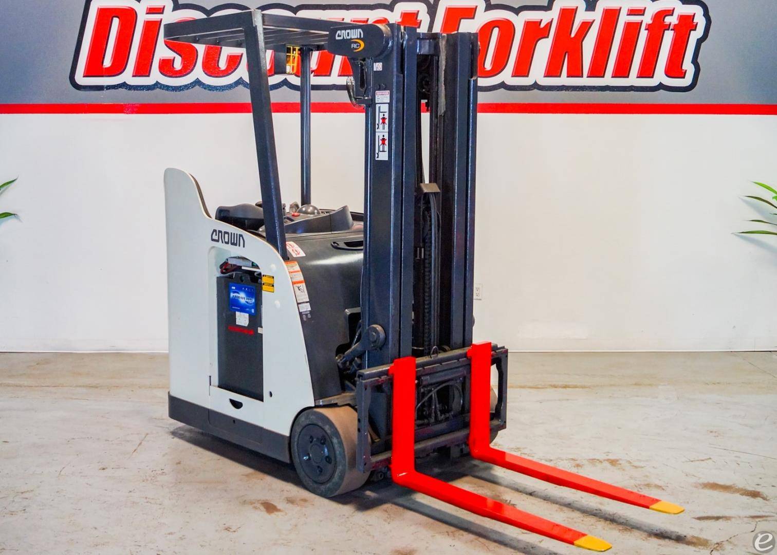2001 Electric Crown RC3020-35 Electric Walkie Counterbalanced Stacker