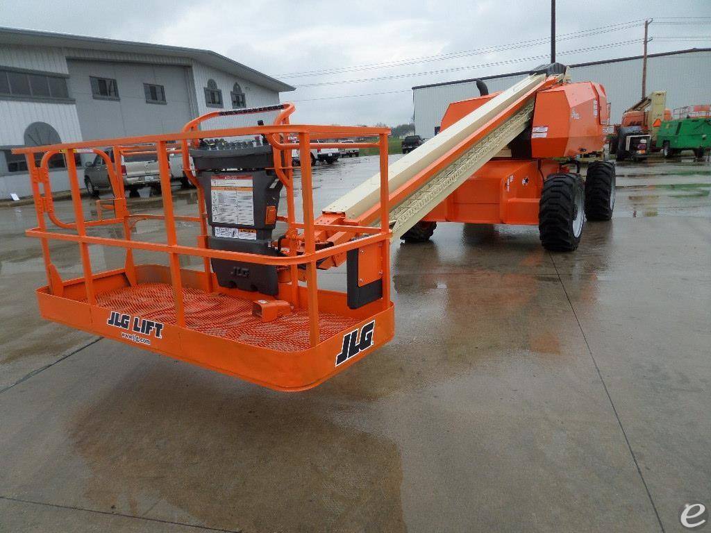 2011 Dual Fuel JLG 600S Telescopic Boom