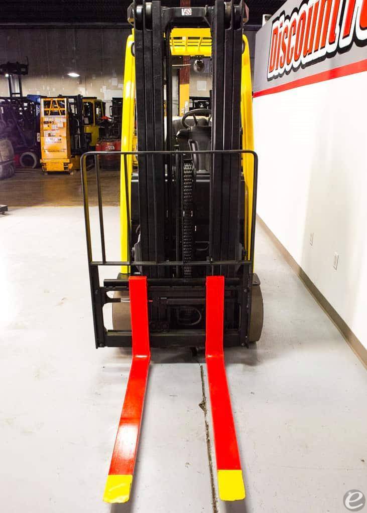 2014 LP Gas Hyster S35FT Cushion Tire 4 Wheel Sit Down (Indoor Warehouse)